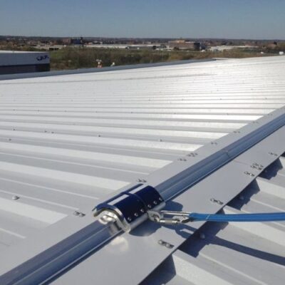 Linha De Vida Sistema RoofSafe™ Rail – Kingspan Isoeste